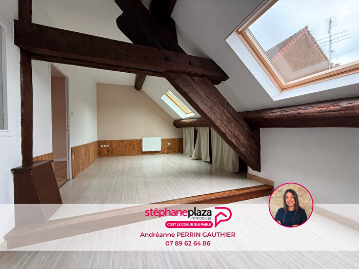 Appartement à vendre - Lons-le-Saunier, Centre-ville - 2 pièces - 1 chambre