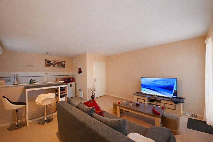 Appartement à vendre - La Chaussée-Saint-Victor - 2 pièces - 1 chambre