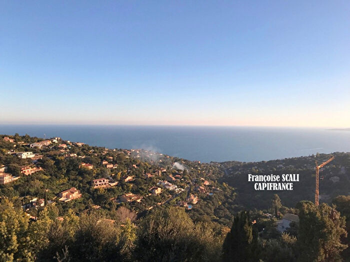 Maison à vendre - Roquebrune-sur-Argens, Les Issambres, La Vigie, Les Dolmens, Plages, Calanques - 6 pièces - 4 chambres