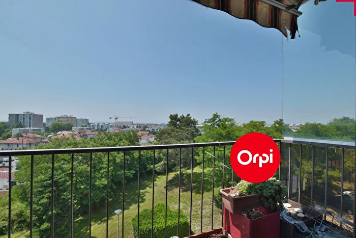 Appartement à vendre - Saint-Priest, Bel-Air - 5 pièces - 3 chambres