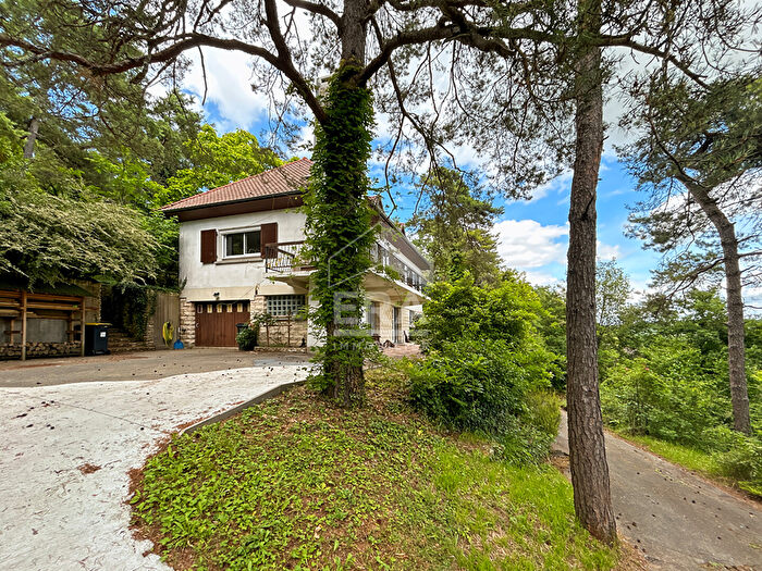 Maison 8 pièces à vendre à Villeconin