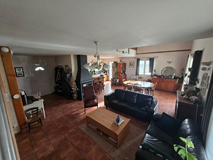 Maison à vendre - La Grand-Croix - 5 pièces - 4 chambres