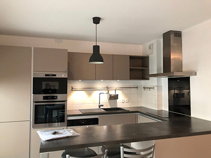 Appartement à louer - Bordeaux, Gare Saint-Jean - 3 pièces - 2 chambres