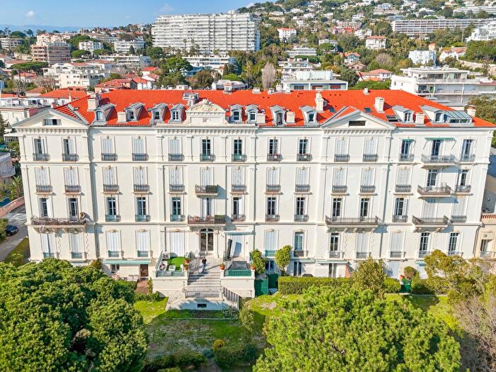 Appartement à vendre - Cannes, Pointe Croisette - 4 pièces - 3 chambres