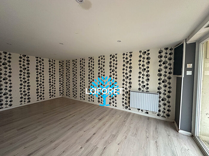 Maison à vendre - Jussac - 5 pièces - 3 chambres