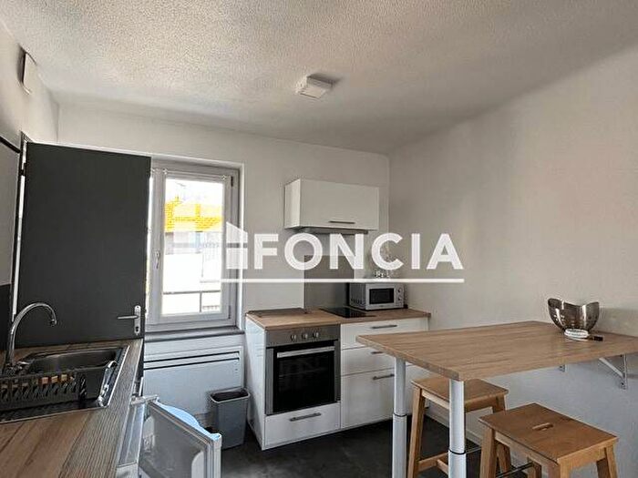 Appartement à louer - Petite Couronne, Riom - 1 pièce