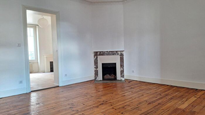 Appartement à louer - Clermont-Ferrand, Delille, Cathédrale, La Gare - 2 pièces - 1 chambre