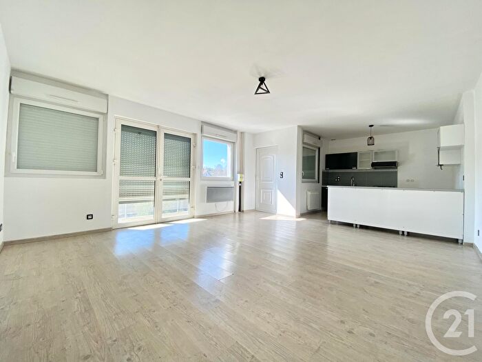 Pressins : Appartement 4 pièces à louer