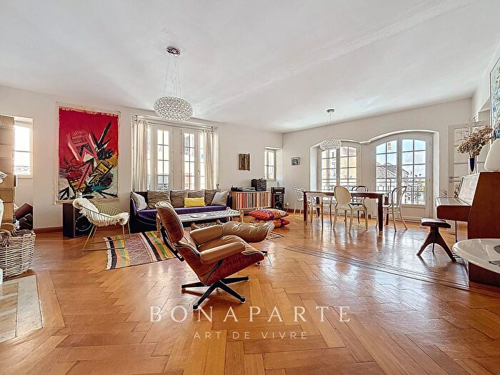 Maison à vendre - Divonne-les-Bains - 6 pièces - 4 chambres