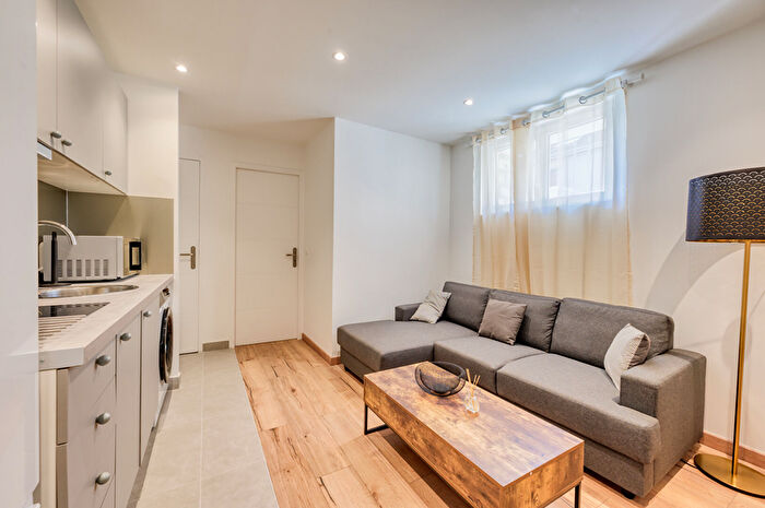 Maisons-Alfort, Charentonneau : Appartement 2 pièces à louer