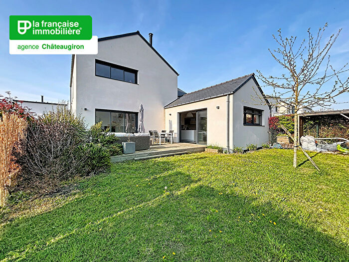 Maison à vendre - Châteaugiron - 6 pièces - 4 chambres