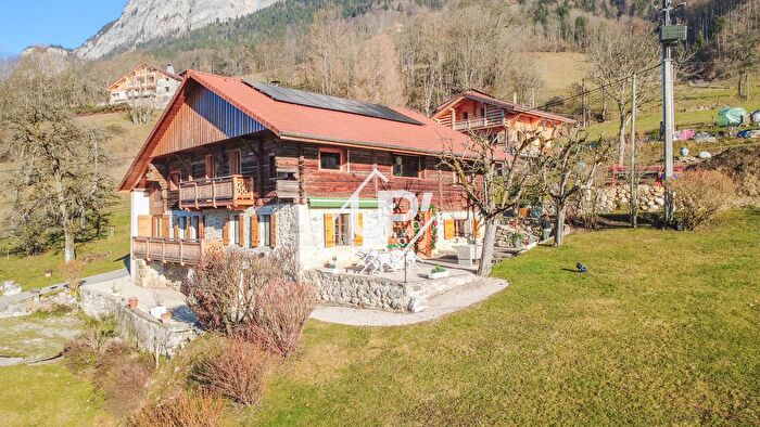 Maison à vendre - Le Petit-Bornand-les-Glières - 7 pièces - 3 chambres