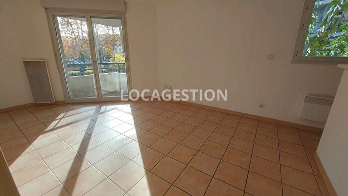 Maisons à vendre et appartements à louer - 1