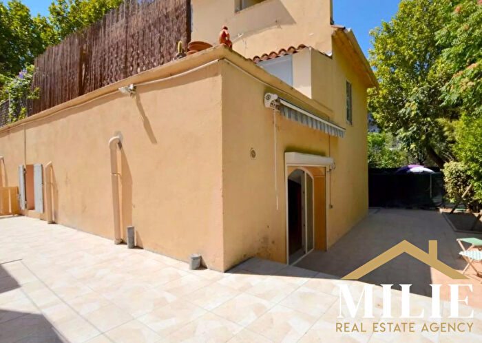 Appartement à vendre - Marseille e , Pont de Vivaux - 4 pièces - 3 chambres