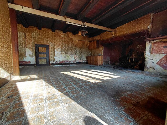 Maison à vendre - Anglards-de-Salers - 4 pièces - 3 chambres