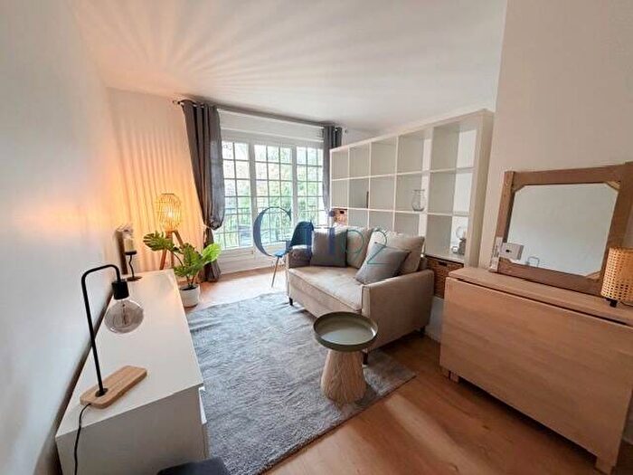 Appartement à louer - Châtenay-Malabry - 1 pièce