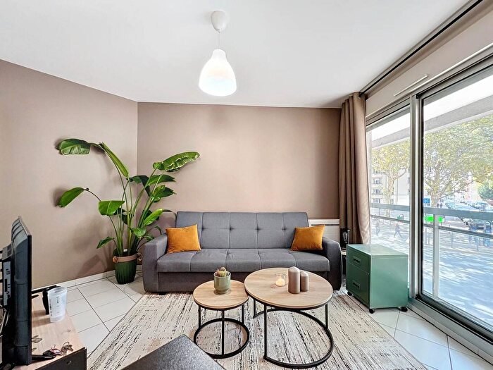 Appartement à louer - Guillotière, Lyon ème arrondissement - 2 pièces - 1 chambre