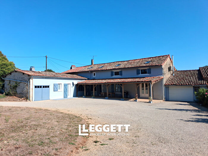 Blanzay - Maison 11 pièces à vendre