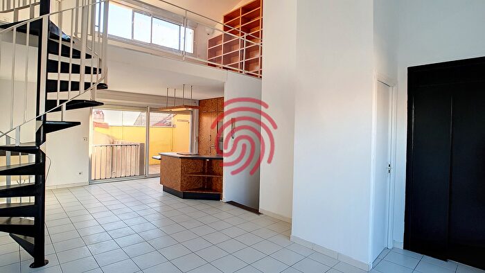 Appartement à louer - Béziers, Champ de Mars - 3 pièces - 2 chambres