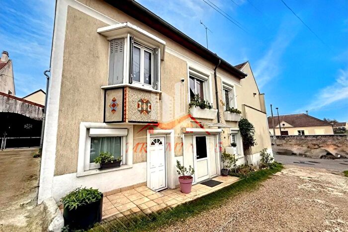 Fontenay-en-Parisis : Maison 5 pièces à vendre