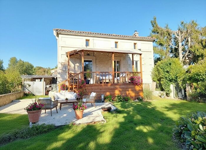 Maison à vendre - Saint-Germain-de-Lusignan - 4 pièces - 2 chambres