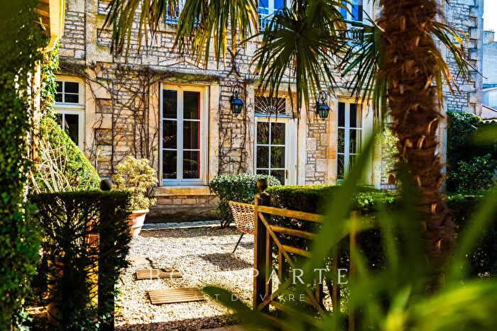 Niort, Centre-ville : Maison 9 pièces à vendre