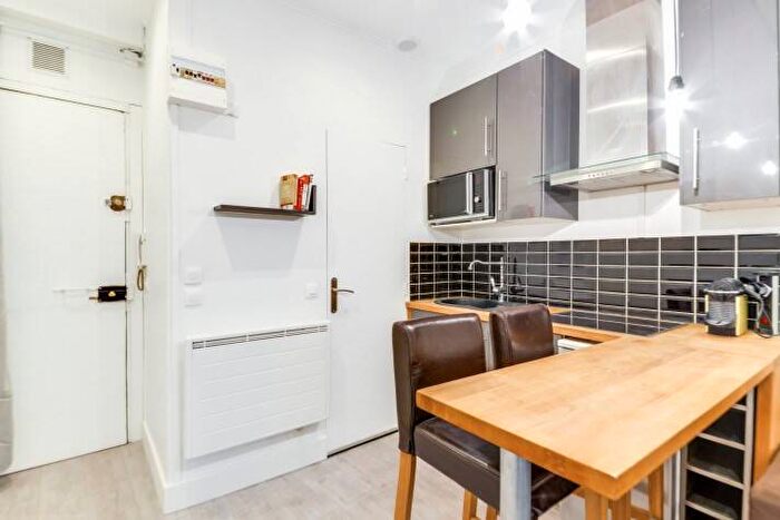 Appartement à louer - Clignancourt-Jules Joffrin, Paris ème arrondissement - 1 pièce