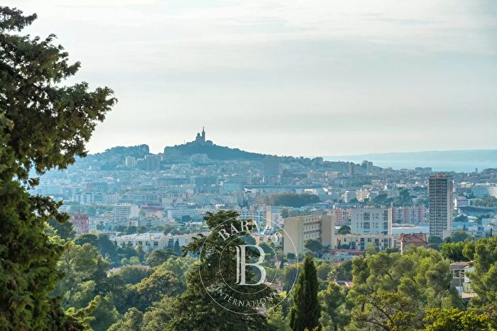 Maison à vendre - Marseille e , Saint-Loup - 8 pièces - 6 chambres