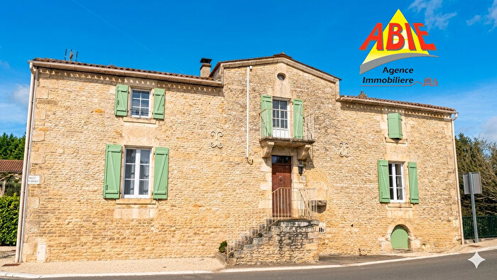 Maison 6 pièces à Saint-Pierre-le-Vieux, à vendre
