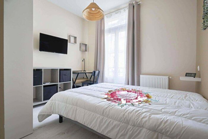 Appartement à louer - Centre Ville, Reims - 1 pièce