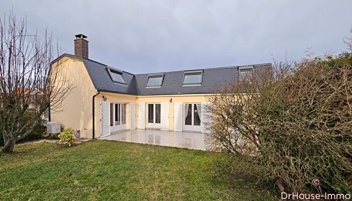 Maison 7 pièces à vendre à Saint-Julien-les-Villas