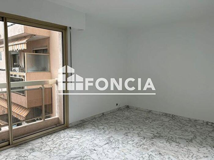 Appartement à louer - Fleurs-Gambetta, Nice - 1 pièce