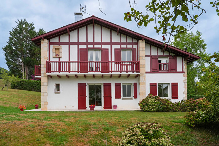 Saint-Pée-sur-Nivelle - Maison 7 pièces à vendre