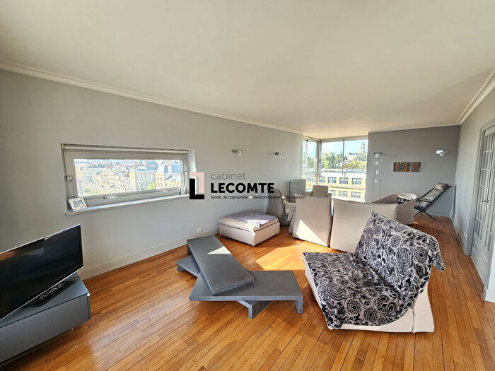 Appartement 5 pièces à vendre - Quartiers Centre, Saint-Hélier, Gare