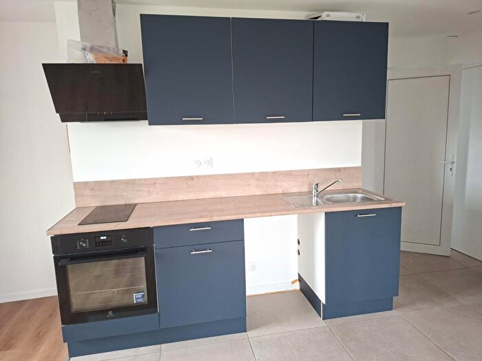Appartement 1 pièce à Montfort-sur-Meu, à louer