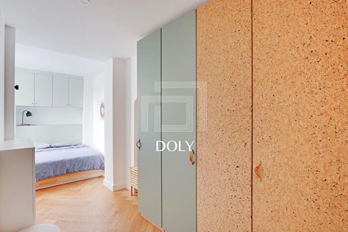 Appartement à vendre - Paris e  - 3 pièces - 2 chambres