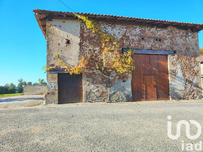 Maison à vendre - Chabanais - 1 pièce