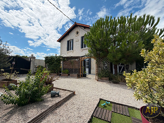 Maison 7 pièces à Pons, à vendre