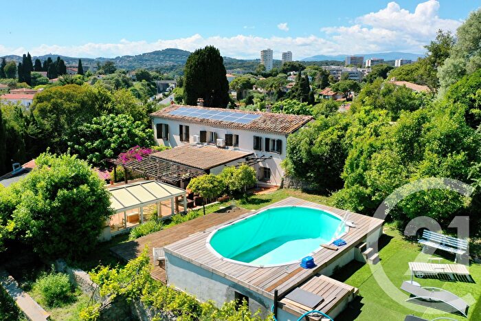 Maison à vendre - Antibes, Antibes-les-Pins, Trianon, Le Fournel, Peyregoue - 8 pièces - 5 chambres