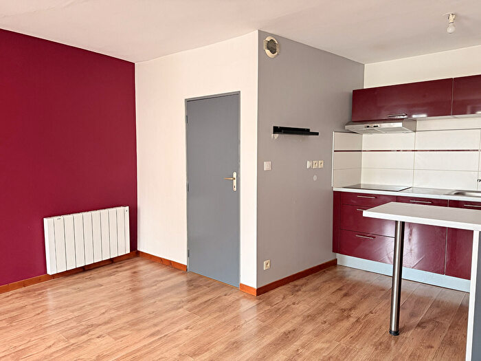 Appartement à louer - Ploërmel - 4 pièces - 2 chambres