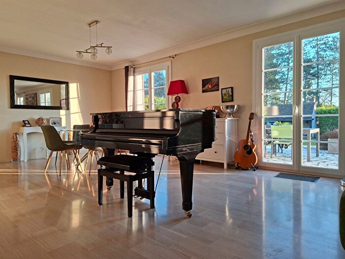 Maison à vendre - Rozières-en-Beauce - 8 pièces - 4 chambres