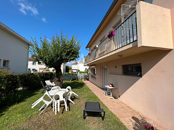 Maisons à vendre et appartements à louer - 1