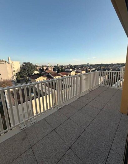 Appartement 4 pièces à Les Essarts, Bron, à louer