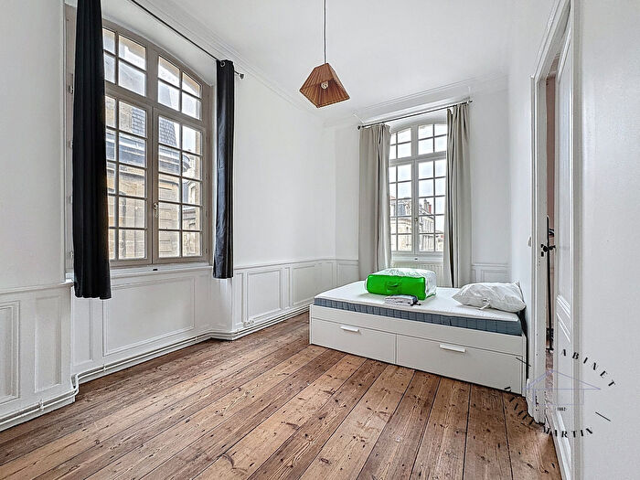 Appartement à louer - Bordeaux, Capucins, Saint-Michel - 4 pièces - 2 chambres