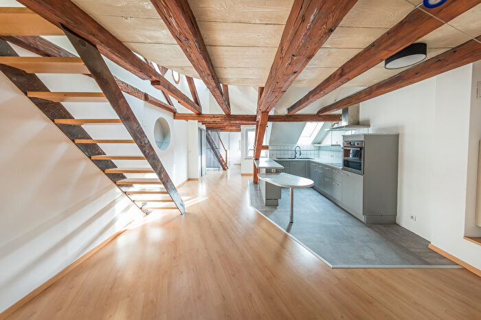 Appartement à louer - Mulhouse, Centre historique - 3 pièces - 2 chambres