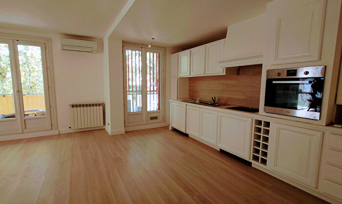 Appartement à louer - Marseille e , Saint-Julien - 4 pièces - 3 chambres