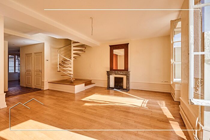 Appartement à vendre - Dijon, Centre-ville - 4 pièces - 2 chambres