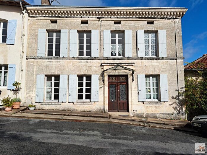 Maison à vendre - Aubeterre-sur-Dronne - 5 pièces - 3 chambres