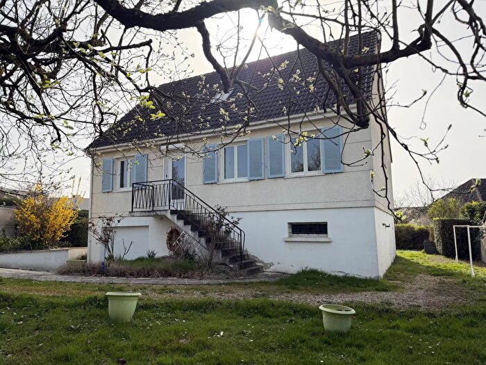 Maison à vendre - Saint-Georges-sur-Baulche - 7 pièces - 4 chambres