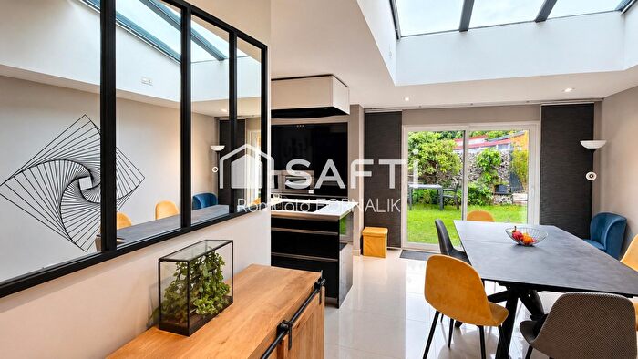 Arras, Faubourg d'Amiens : Maison 8 pièces à vendre